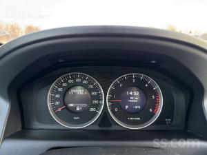 Melns Volvo XC60 2010 Cēsis, ar dzinēja tilpumu 2.40 L un nobraukumu 0 tūkst. km par 8950 €, foto 24 vietnē AUTOMOTO.COM.LV