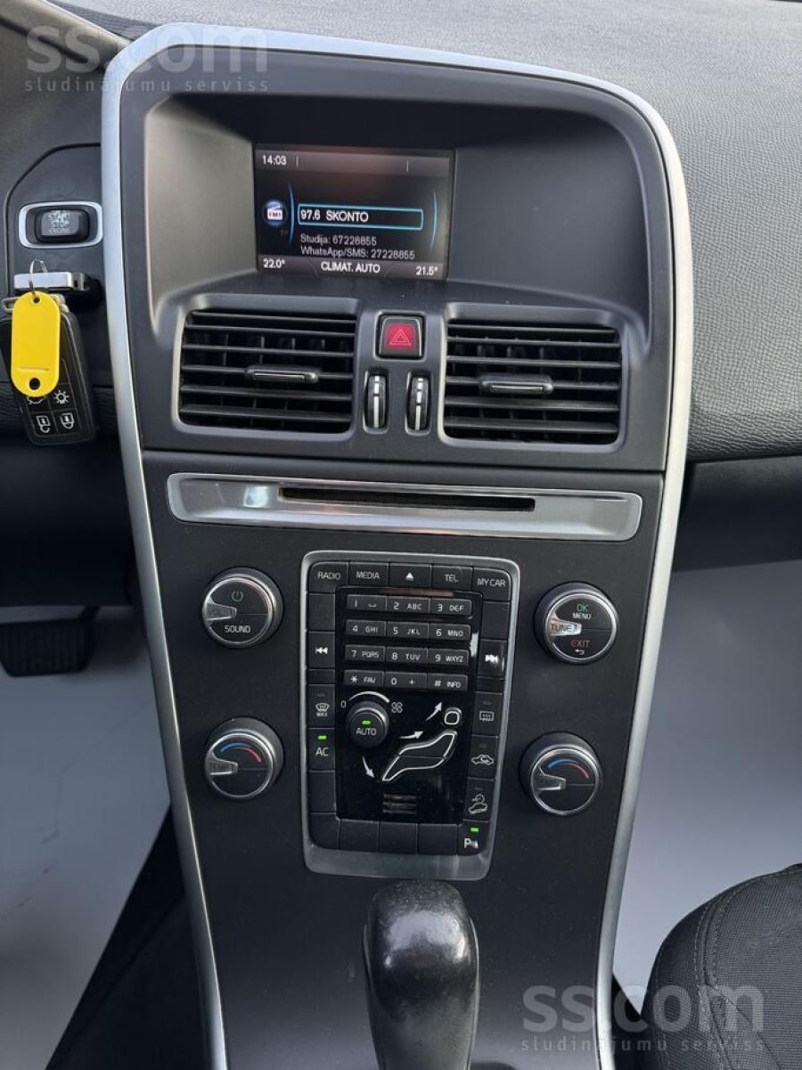 Melns Volvo XC60 2010 Cēsis, ar dzinēja tilpumu 2.40 L un nobraukumu 0 tūkst. km par 8950 €, foto 26 vietnē AUTOMOTO.COM.LV