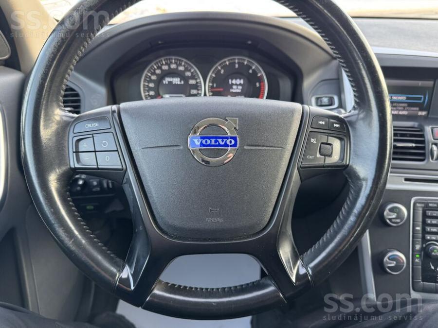 Melns Volvo XC60 2010 Cēsis, ar dzinēja tilpumu 2.40 L un nobraukumu 0 tūkst. km par 8950 €, foto 27 vietnē AUTOMOTO.COM.LV