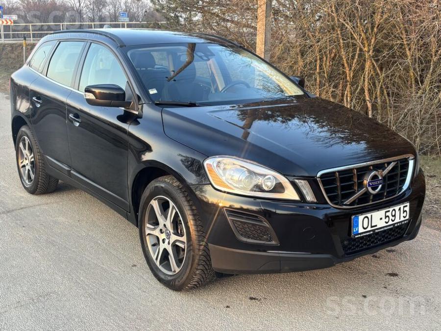 Black Volvo XC60 2010 in Jekabpils, with an engine capacity of 2.00 L and mileage of 290 thousand km for 7800 €, photo 1 on AUTOMOTO.COM.LV