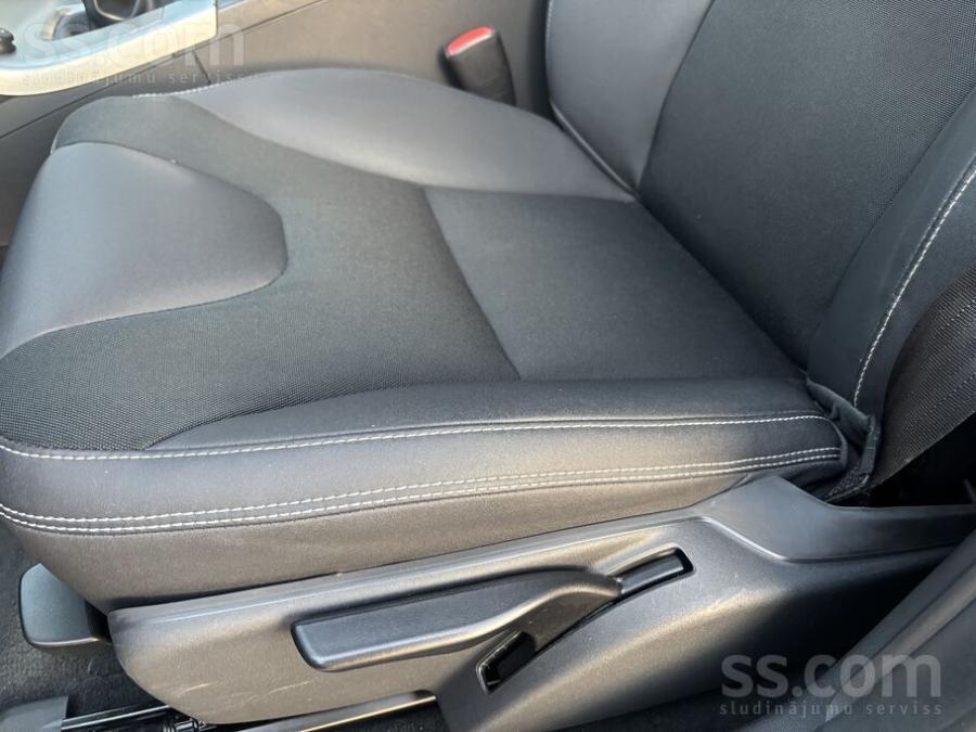 Black Volvo XC60 2010 in Jekabpils, with an engine capacity of 2.00 L and mileage of 290 thousand km for 7800 €, photo 17 on AUTOMOTO.COM.LV