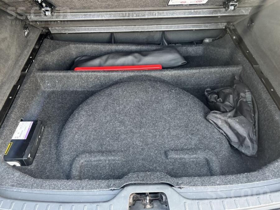 Black Volvo XC60 2010 in Jekabpils, with an engine capacity of 2.00 L and mileage of 290 thousand km for 7800 €, photo 22 on AUTOMOTO.COM.LV