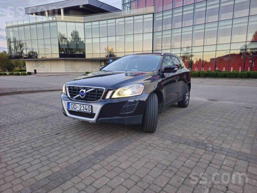 Melns Volvo XC60 2010 Rēzekne, ar dzinēja tilpumu 2.40 L un nobraukumu 327 tūkst. km par 9750 €, foto 1 vietnē AUTOMOTO.COM.LV