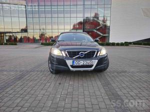 Melns Volvo XC60 2010 Rēzekne, ar dzinēja tilpumu 2.40 L un nobraukumu 327 tūkst. km par 9750 €, foto 4 vietnē AUTOMOTO.COM.LV