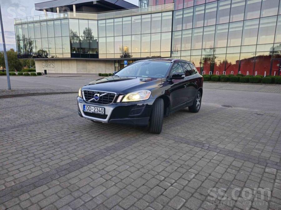 Melns Volvo XC60 2010 Rēzekne, ar dzinēja tilpumu 2.40 L un nobraukumu 327 tūkst. km par 9750 €, foto 5 vietnē AUTOMOTO.COM.LV