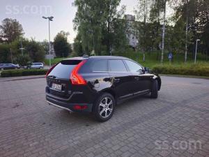 Melns Volvo XC60 2010 Rēzekne, ar dzinēja tilpumu 2.40 L un nobraukumu 327 tūkst. km par 9750 €, foto 7 vietnē AUTOMOTO.COM.LV