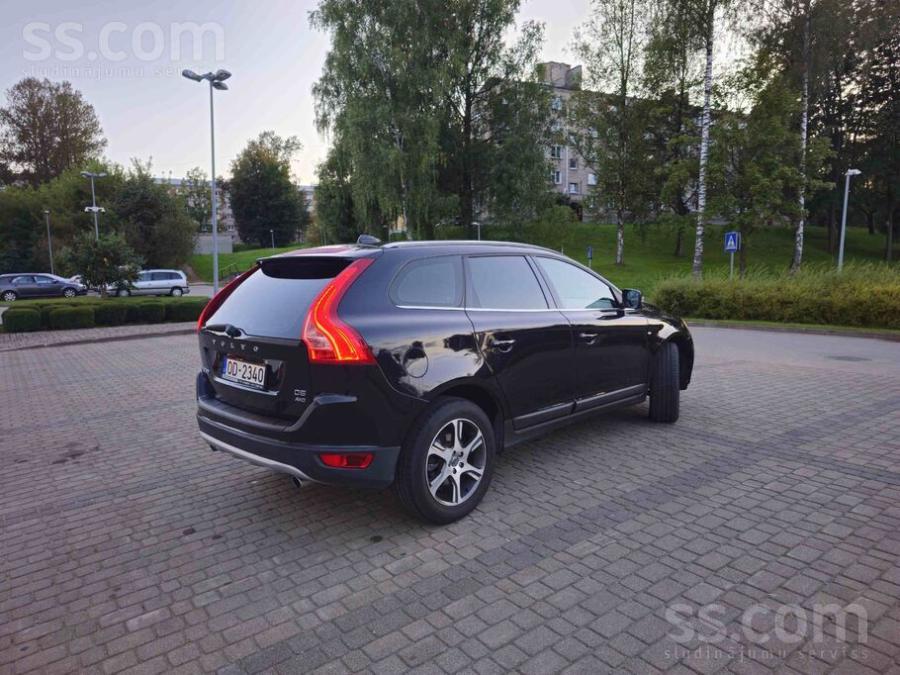 Melns Volvo XC60 2010 Rēzekne, ar dzinēja tilpumu 2.40 L un nobraukumu 327 tūkst. km par 9750 €, foto 7 vietnē AUTOMOTO.COM.LV
