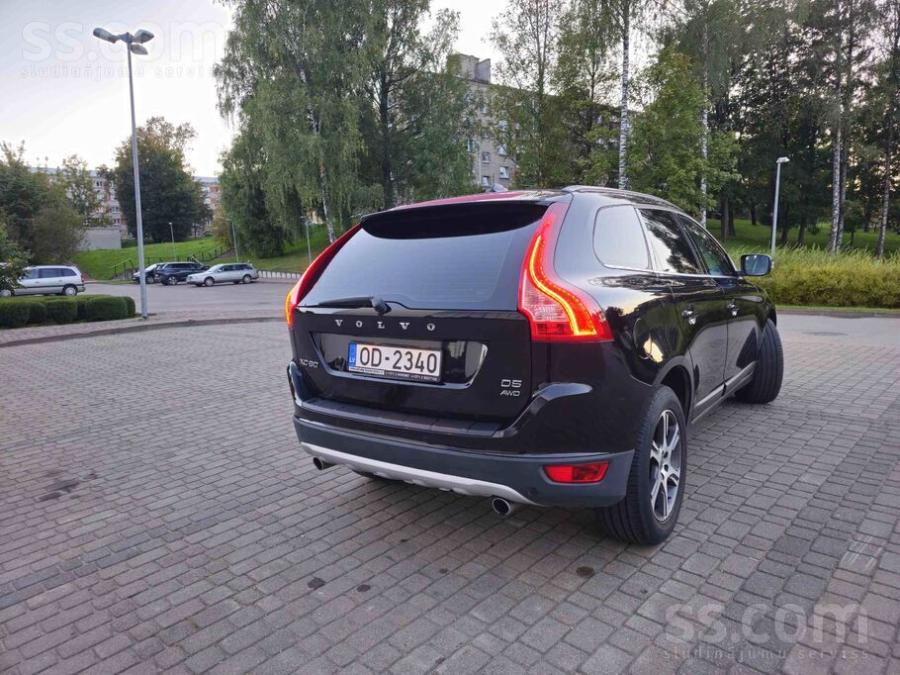 Melns Volvo XC60 2010 Rēzekne, ar dzinēja tilpumu 2.40 L un nobraukumu 327 tūkst. km par 9750 €, foto 8 vietnē AUTOMOTO.COM.LV
