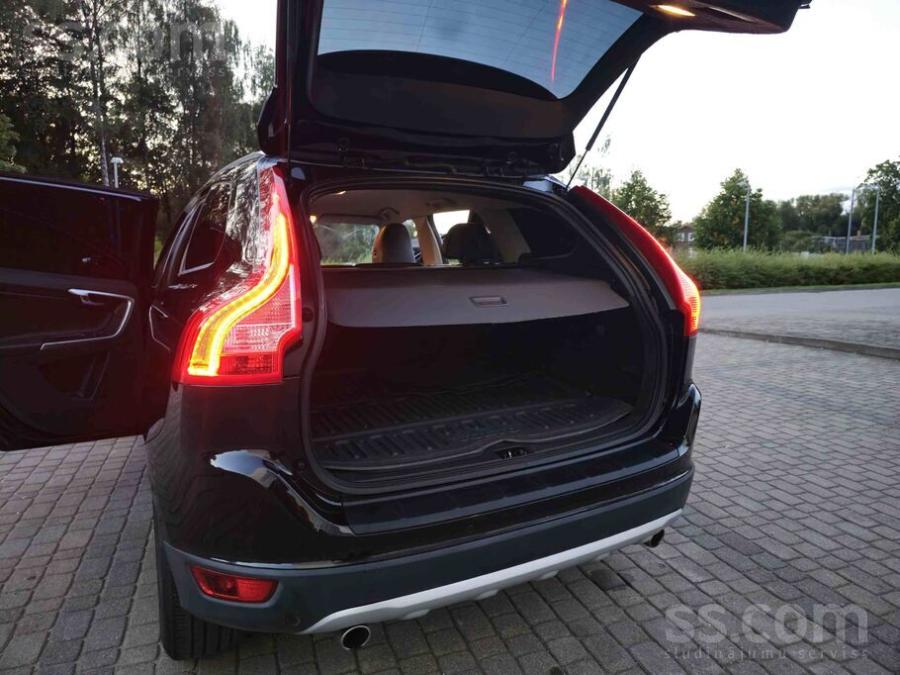 Melns Volvo XC60 2010 Rēzekne, ar dzinēja tilpumu 2.40 L un nobraukumu 327 tūkst. km par 9750 €, foto 12 vietnē AUTOMOTO.COM.LV