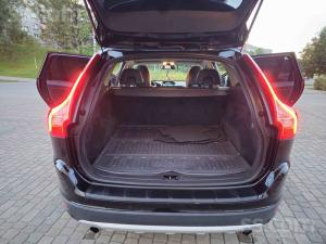Melns Volvo XC60 2010 Rēzekne, ar dzinēja tilpumu 2.40 L un nobraukumu 327 tūkst. km par 9750 €, foto 13 vietnē AUTOMOTO.COM.LV