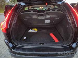 Melns Volvo XC60 2010 Rēzekne, ar dzinēja tilpumu 2.40 L un nobraukumu 327 tūkst. km par 9750 €, foto 14 vietnē AUTOMOTO.COM.LV