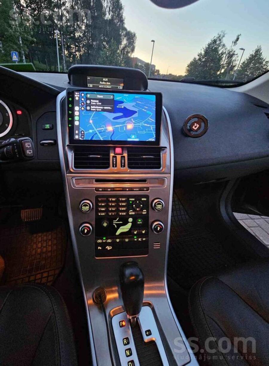 Melns Volvo XC60 2010 Rēzekne, ar dzinēja tilpumu 2.40 L un nobraukumu 327 tūkst. km par 9750 €, foto 17 vietnē AUTOMOTO.COM.LV