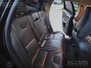 Melns Volvo XC60 2010 Rēzekne, ar dzinēja tilpumu 2.40 L un nobraukumu 327 tūkst. km par 9750 €, foto 21 vietnē AUTOMOTO.COM.LV