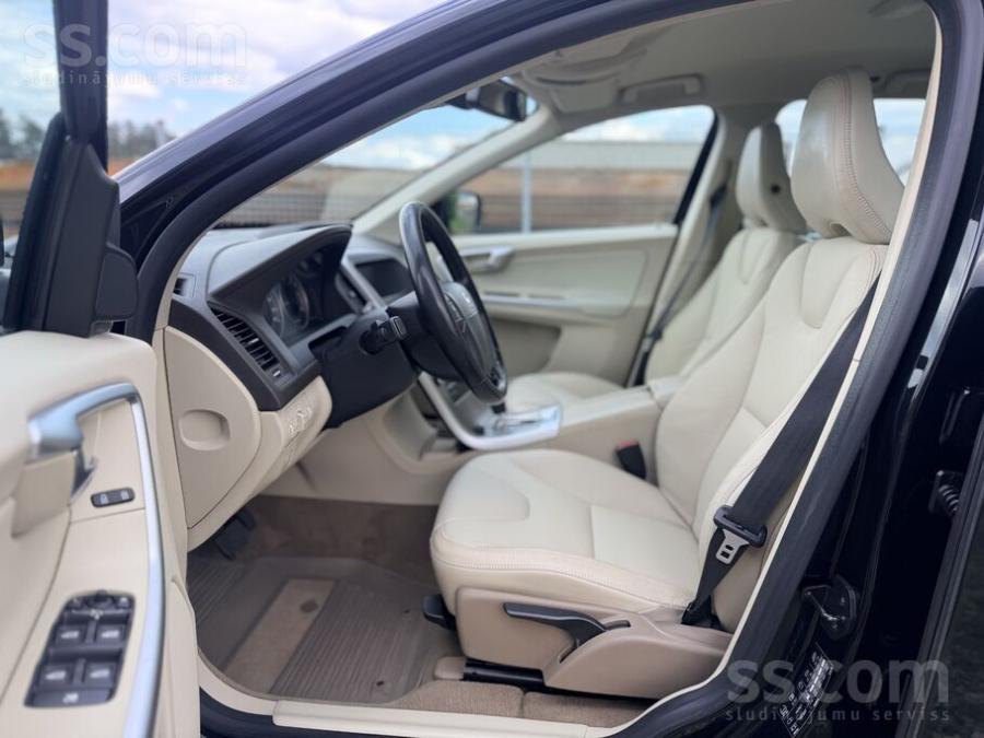 Melns Volvo XC60 2010 Rīga, ar dzinēja tilpumu 2.40 L un nobraukumu 0 tūkst. km par 7995 €, foto 10 vietnē AUTOMOTO.COM.LV