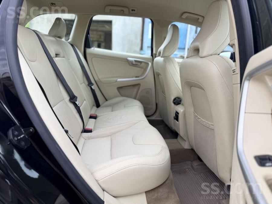 Melns Volvo XC60 2010 Rīga, ar dzinēja tilpumu 2.40 L un nobraukumu 0 tūkst. km par 7995 €, foto 12 vietnē AUTOMOTO.COM.LV