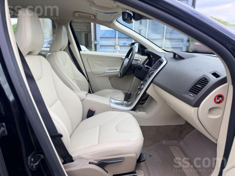 Melns Volvo XC60 2010 Rīga, ar dzinēja tilpumu 2.40 L un nobraukumu 0 tūkst. km par 7995 €, foto 13 vietnē AUTOMOTO.COM.LV