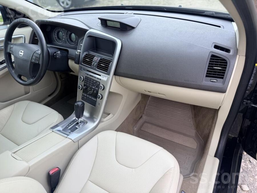 Melns Volvo XC60 2010 Rīga, ar dzinēja tilpumu 2.40 L un nobraukumu 0 tūkst. km par 7995 €, foto 14 vietnē AUTOMOTO.COM.LV