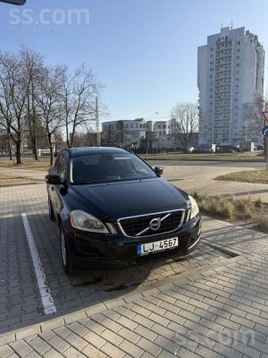Melns Volvo XC60 2010 Rīga, ar dzinēja tilpumu 2.40 L un nobraukumu 175 tūkst. km par 8100 €, foto  vietnē AUTOMOTO.COM.LV