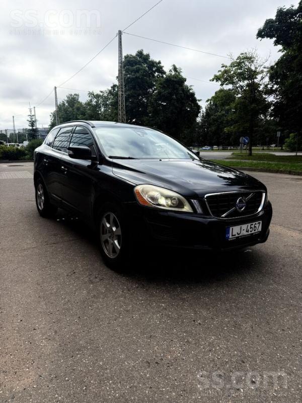 Melns Volvo XC60 2010 Rīga, ar dzinēja tilpumu 2.40 L un nobraukumu 175 tūkst. km par 7500 €, foto 2 vietnē AUTOMOTO.COM.LV