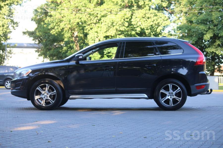 Black Volvo XC60 2010 in Riga, with an engine capacity of 2.40 L and mileage of 267 thousand km for 7990 €, photo 6 on AUTOMOTO.COM.LV