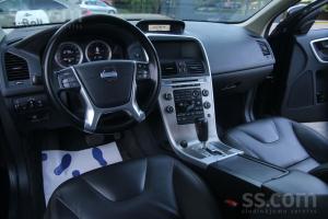 Black Volvo XC60 2010 in Riga, with an engine capacity of 2.40 L and mileage of 267 thousand km for 7990 €, photo 11 on AUTOMOTO.COM.LV