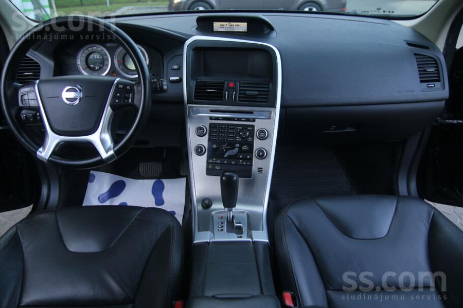 Black Volvo XC60 2010 in Riga, with an engine capacity of 2.40 L and mileage of 267 thousand km for 7990 €, photo 12 on AUTOMOTO.COM.LV