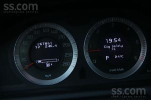 Black Volvo XC60 2010 in Riga, with an engine capacity of 2.40 L and mileage of 267 thousand km for 7990 €, photo 22 on AUTOMOTO.COM.LV