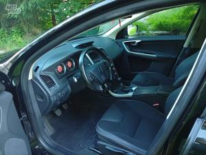 Black Volvo XC60 2010 in Vilnius, with an engine capacity of 2.40 L and mileage of 279 thousand km for 5650 €, photo 9 on AUTOMOTO.COM.LV