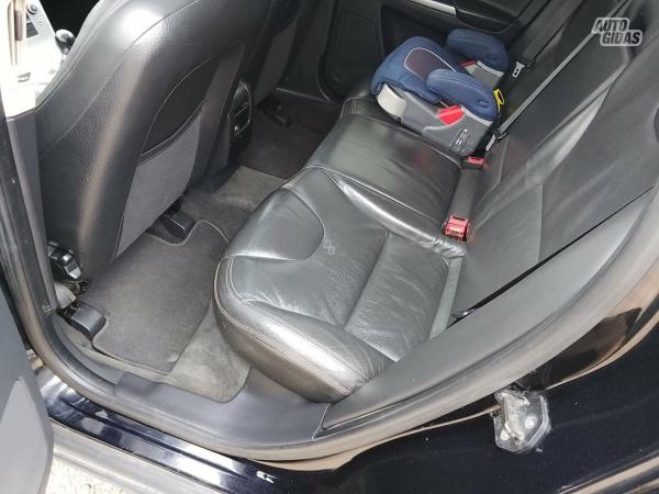Melns Volvo XC60 2010 Raseiniai, ar dzinēja tilpumu 2.40 L un nobraukumu 410 tūkst. km par 5300 €, foto 8 vietnē AUTOMOTO.COM.LV