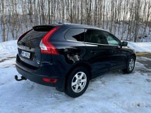 Melns Volvo XC60 2010 Krāslava, ar dzinēja tilpumu 2.40 L un nobraukumu 280 tūkst. km par 8800 €, foto 3 vietnē AUTOMOTO.COM.LV