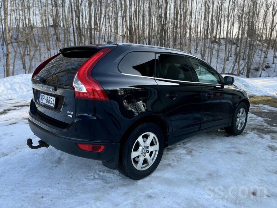 Melns Volvo XC60 2010 Krāslava, ar dzinēja tilpumu 2.40 L un nobraukumu 280 tūkst. km par 8800 €, foto 3 vietnē AUTOMOTO.COM.LV
