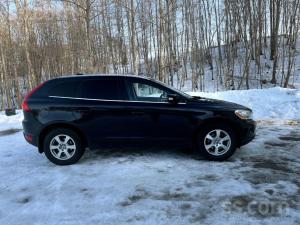 Melns Volvo XC60 2010 Krāslava, ar dzinēja tilpumu 2.40 L un nobraukumu 280 tūkst. km par 8800 €, foto 5 vietnē AUTOMOTO.COM.LV