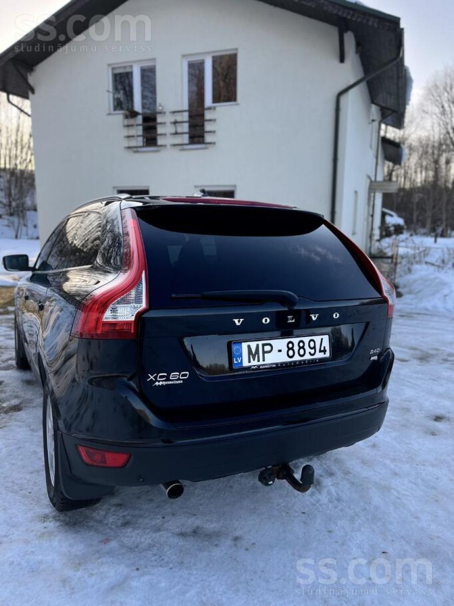 Melns Volvo XC60 2010 Krāslava, ar dzinēja tilpumu 2.40 L un nobraukumu 280 tūkst. km par 8800 €, foto 7 vietnē AUTOMOTO.COM.LV