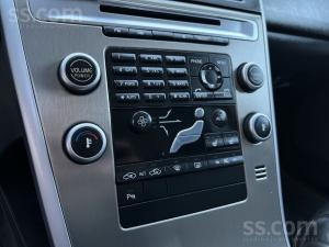 Melns Volvo XC60 2010 Krāslava, ar dzinēja tilpumu 2.40 L un nobraukumu 280 tūkst. km par 8800 €, foto 14 vietnē AUTOMOTO.COM.LV