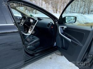 Melns Volvo XC60 2010 Krāslava, ar dzinēja tilpumu 2.40 L un nobraukumu 280 tūkst. km par 8800 €, foto 19 vietnē AUTOMOTO.COM.LV