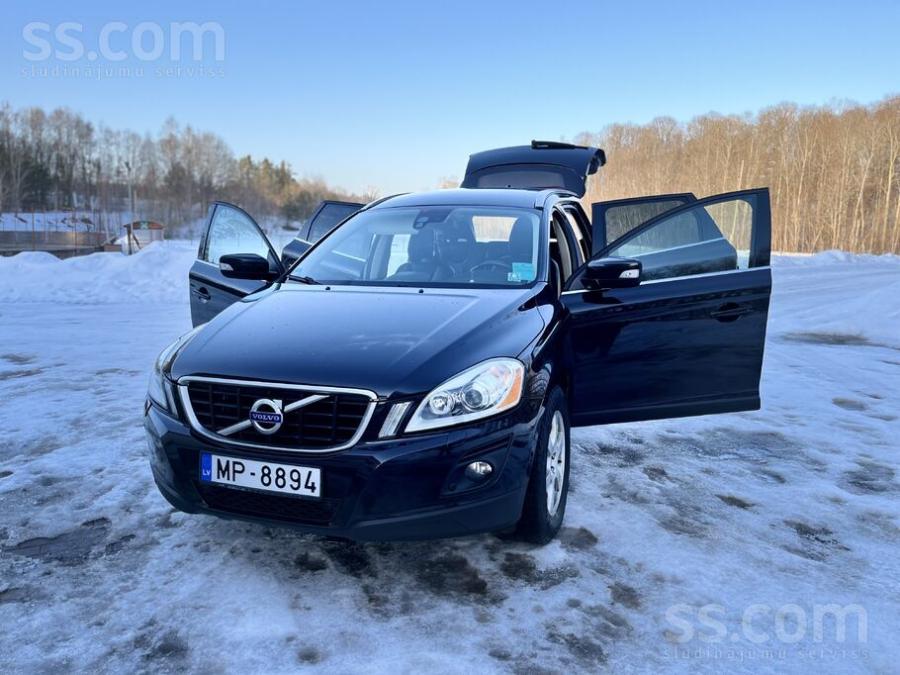 Melns Volvo XC60 2010 Krāslava, ar dzinēja tilpumu 2.40 L un nobraukumu 280 tūkst. km par 8800 €, foto 23 vietnē AUTOMOTO.COM.LV