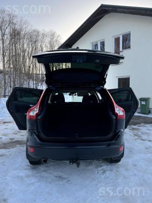 Melns Volvo XC60 2010 Krāslava, ar dzinēja tilpumu 2.40 L un nobraukumu 280 tūkst. km par 8800 €, foto 24 vietnē AUTOMOTO.COM.LV