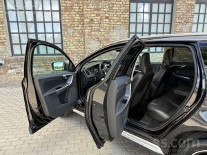 Melns Volvo XC60 2010 Rīga, ar dzinēja tilpumu 2.40 L un nobraukumu 274 tūkst. km par 7480 €, foto 8 vietnē AUTOMOTO.COM.LV