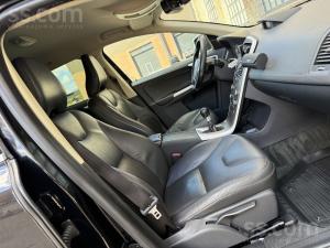 Melns Volvo XC60 2010 Rīga, ar dzinēja tilpumu 2.40 L un nobraukumu 274 tūkst. km par 7480 €, foto 13 vietnē AUTOMOTO.COM.LV
