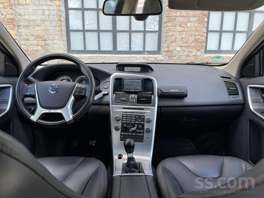 Melns Volvo XC60 2010 Rīga, ar dzinēja tilpumu 2.40 L un nobraukumu 274 tūkst. km par 7480 €, foto 15 vietnē AUTOMOTO.COM.LV