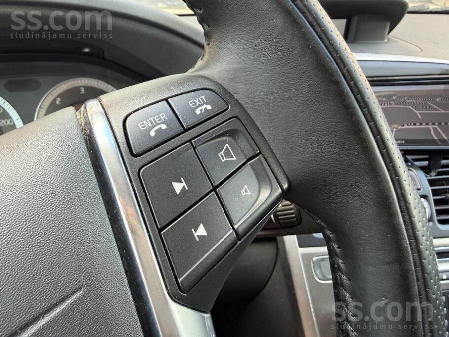 Melns Volvo XC60 2010 Rīga, ar dzinēja tilpumu 2.40 L un nobraukumu 274 tūkst. km par 7480 €, foto 18 vietnē AUTOMOTO.COM.LV