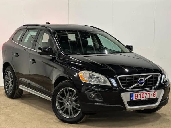 Black Volvo XC60 2010 in Jurmala, with an engine capacity of 2.40 L and mileage of 313 thousand km for 8995 €, photo 2 on AUTOMOTO.COM.LV