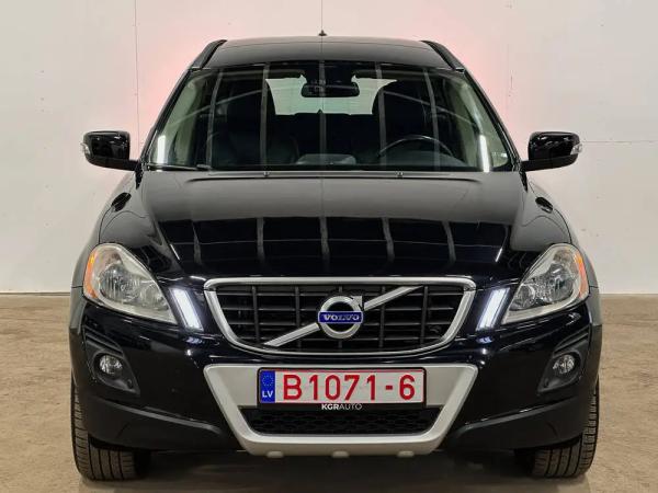 Black Volvo XC60 2010 in Jurmala, with an engine capacity of 2.40 L and mileage of 313 thousand km for 8995 €, photo 3 on AUTOMOTO.COM.LV