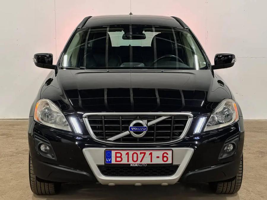 Black Volvo XC60 2010 in Jurmala, with an engine capacity of 2.40 L and mileage of 313 thousand km for 8995 €, photo 4 on AUTOMOTO.COM.LV