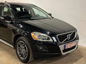 Black Volvo XC60 2010 in Jurmala, with an engine capacity of 2.40 L and mileage of 313 thousand km for 8995 €, photo 9 on AUTOMOTO.COM.LV