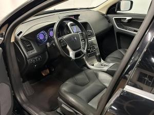 Black Volvo XC60 2010 in Jurmala, with an engine capacity of 2.40 L and mileage of 313 thousand km for 8995 €, photo 17 on AUTOMOTO.COM.LV