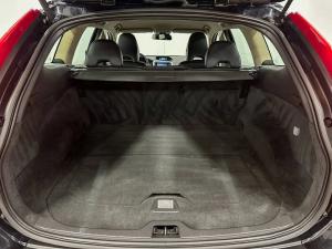 Black Volvo XC60 2010 in Jurmala, with an engine capacity of 2.40 L and mileage of 313 thousand km for 8995 €, photo 31 on AUTOMOTO.COM.LV