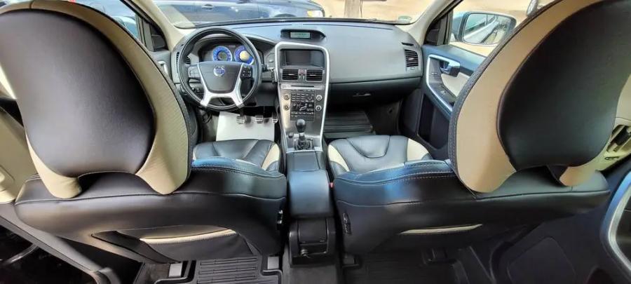 Melns Volvo XC60 2010 Rīga, ar dzinēja tilpumu 2.40 L un nobraukumu 234 tūkst. km par 9990 €, foto 17 vietnē AUTOMOTO.COM.LV