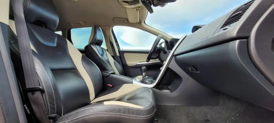 Melns Volvo XC60 2010 Rīga, ar dzinēja tilpumu 2.40 L un nobraukumu 234 tūkst. km par 9990 €, foto 22 vietnē AUTOMOTO.COM.LV