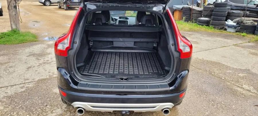 Melns Volvo XC60 2010 Rīga, ar dzinēja tilpumu 2.40 L un nobraukumu 234 tūkst. km par 9990 €, foto 28 vietnē AUTOMOTO.COM.LV